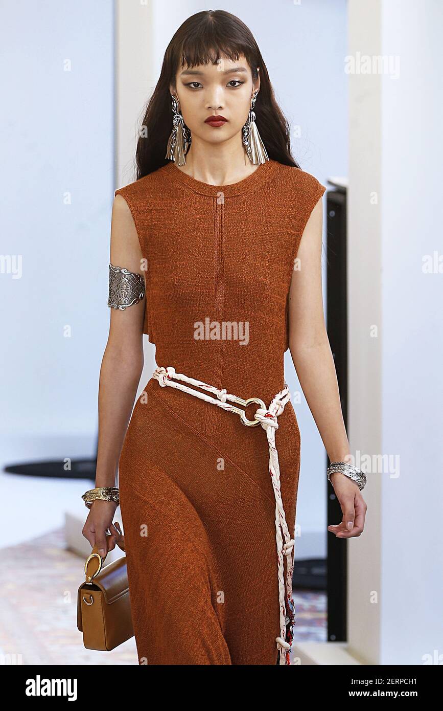 Model Youn Bomi walks on the runway during the Chloé Fashion Show ...