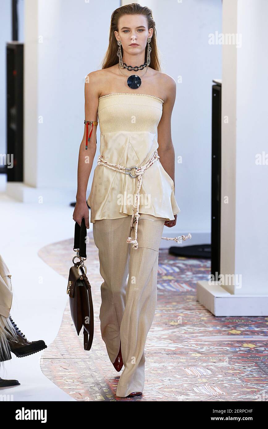 Model Coline Leclere walks on the runway during the Chloé Fashion Show ...