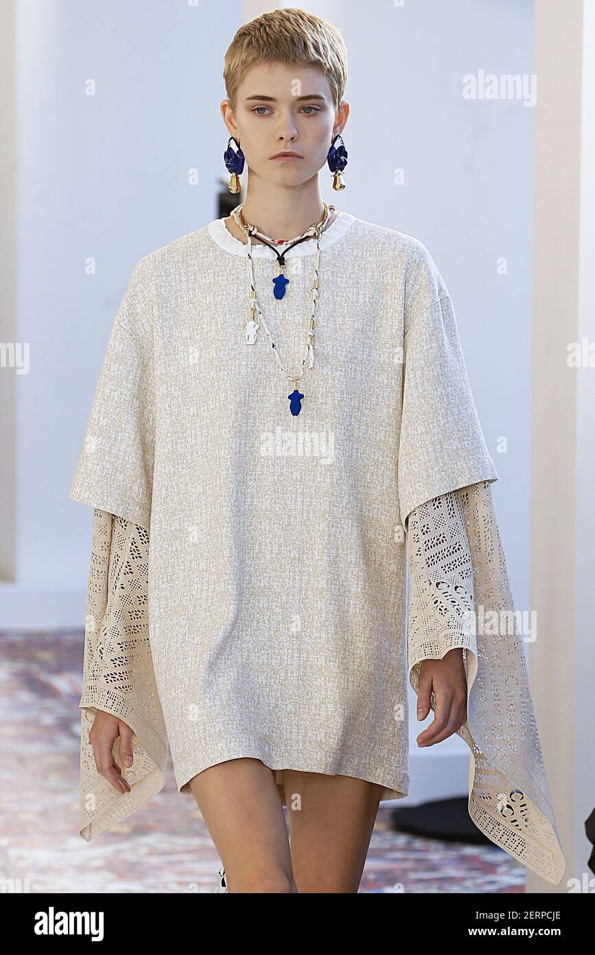 Model Maike Inga walks on the runway during the Chloé Fashion Show ...