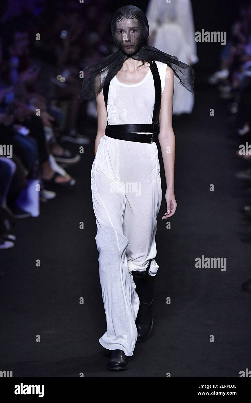 Model Karo Laczkowska walks on the runway during the Ann Demeulemeester ...