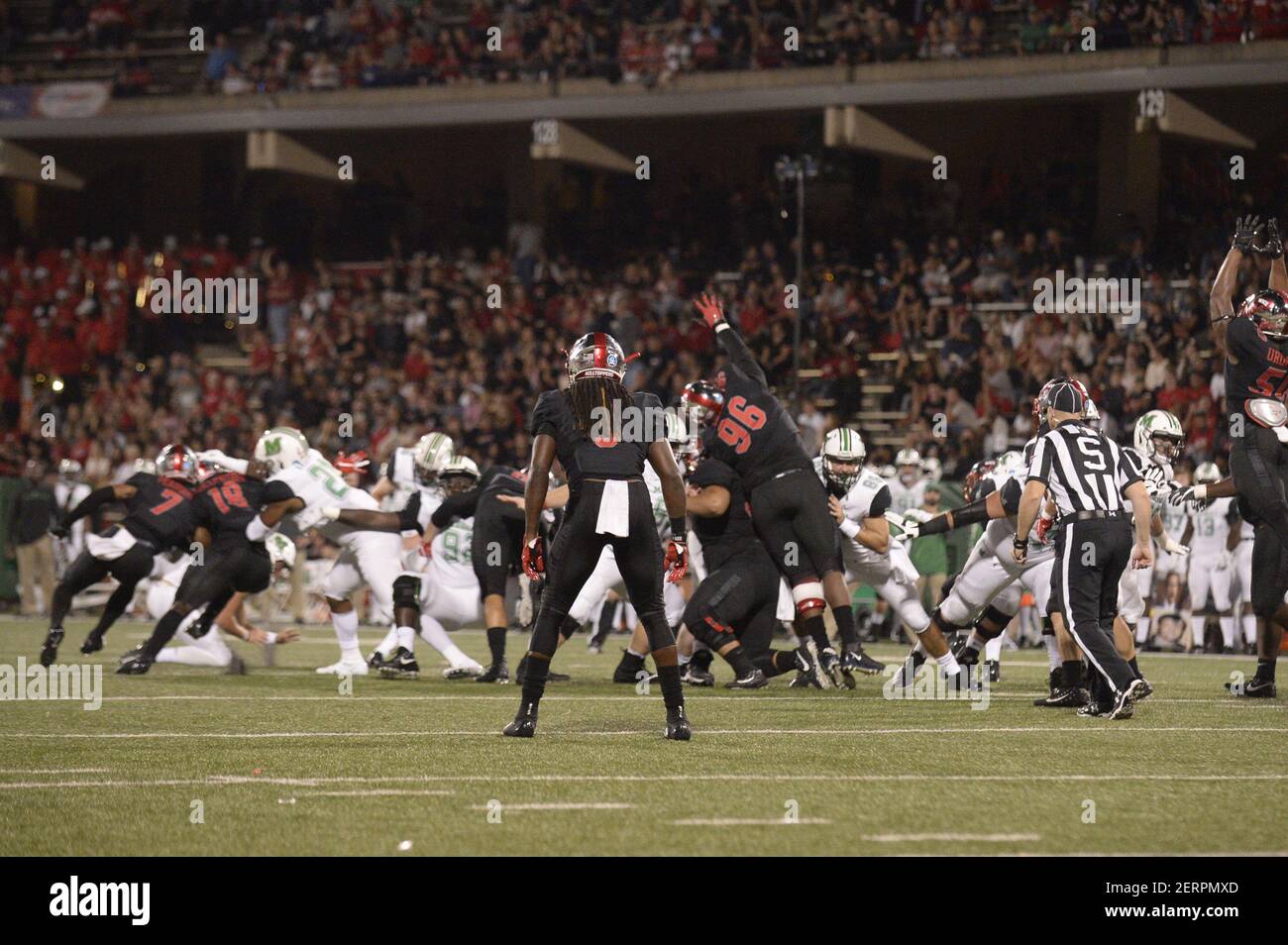 September 29, 2018 Western Kentucky Hilltoppers defensive lineman ...