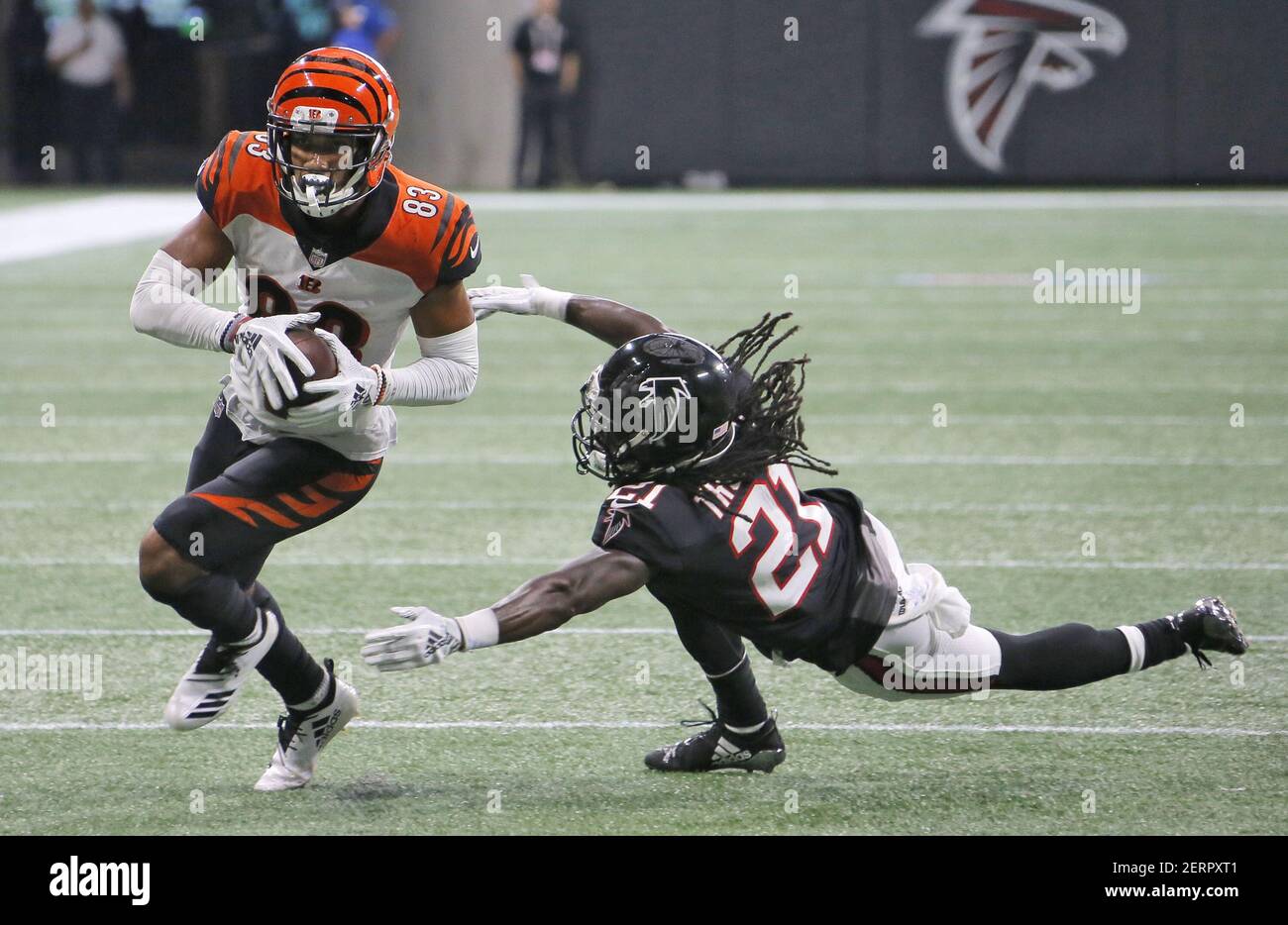 Atlanta Falcons defensive back Desmond Trufant (21) can't stop ...
