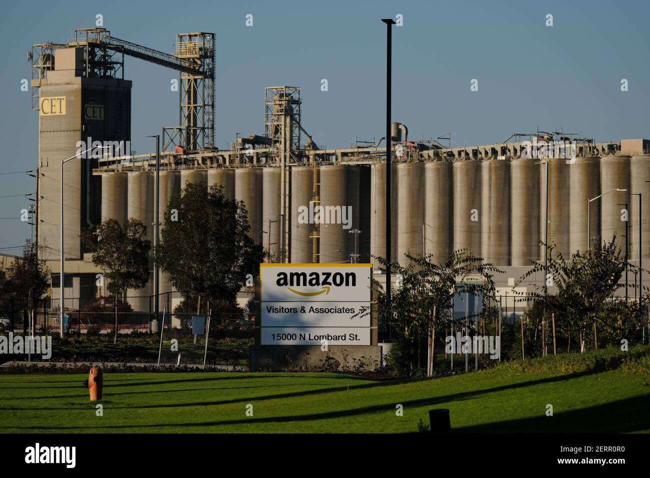 The newly constructed Amazon Fulfillment Center in the Rivergate ...