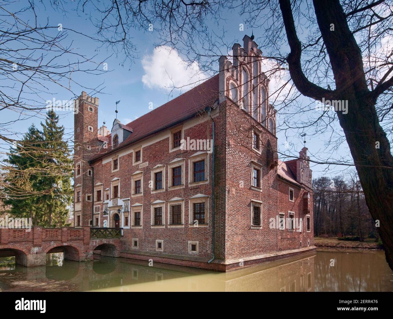 Medieval water castle, gothic-renaissance style, now hotel, in village ...