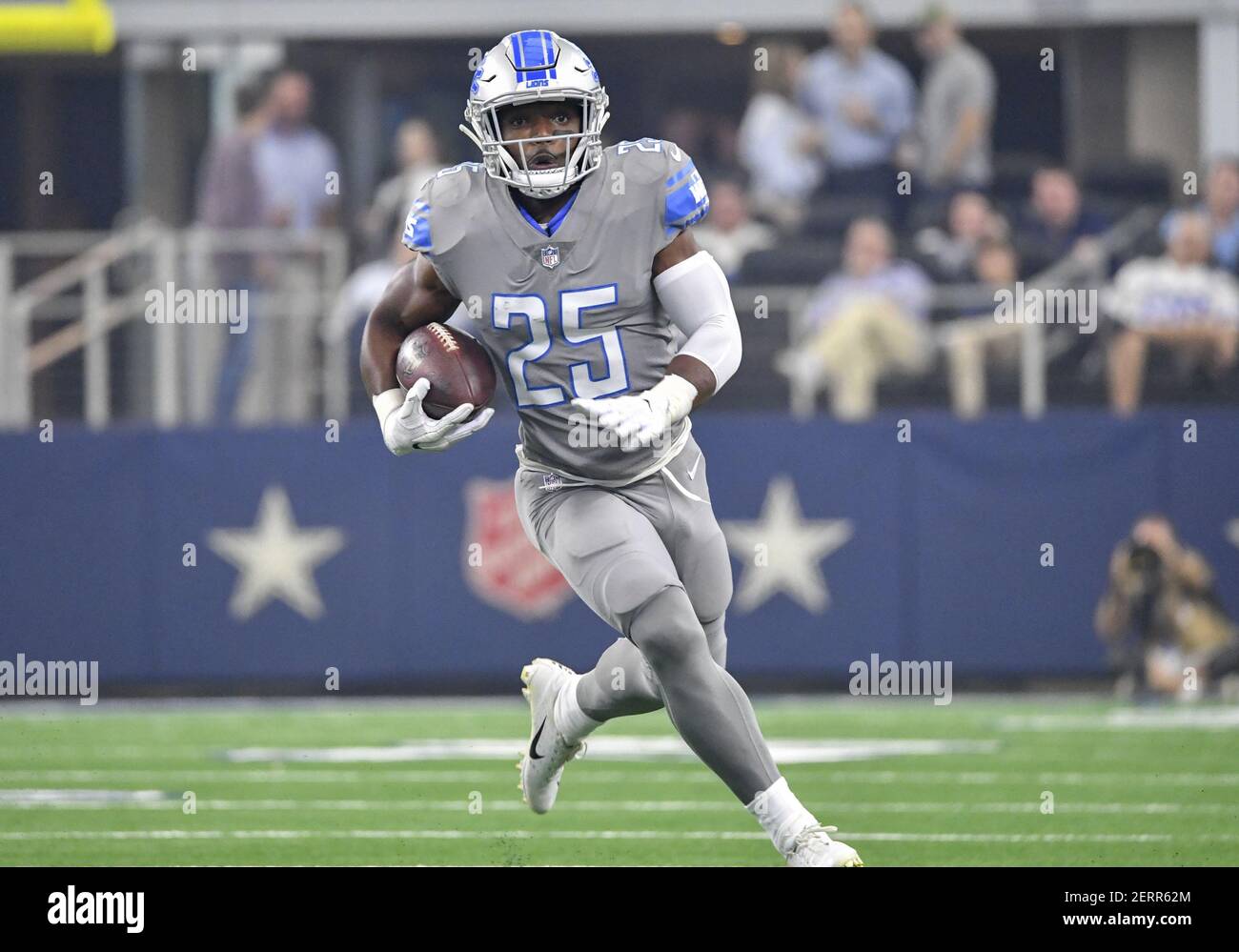 September 30, 2018: Detroit Lions running back Theo Riddick #25 during ...