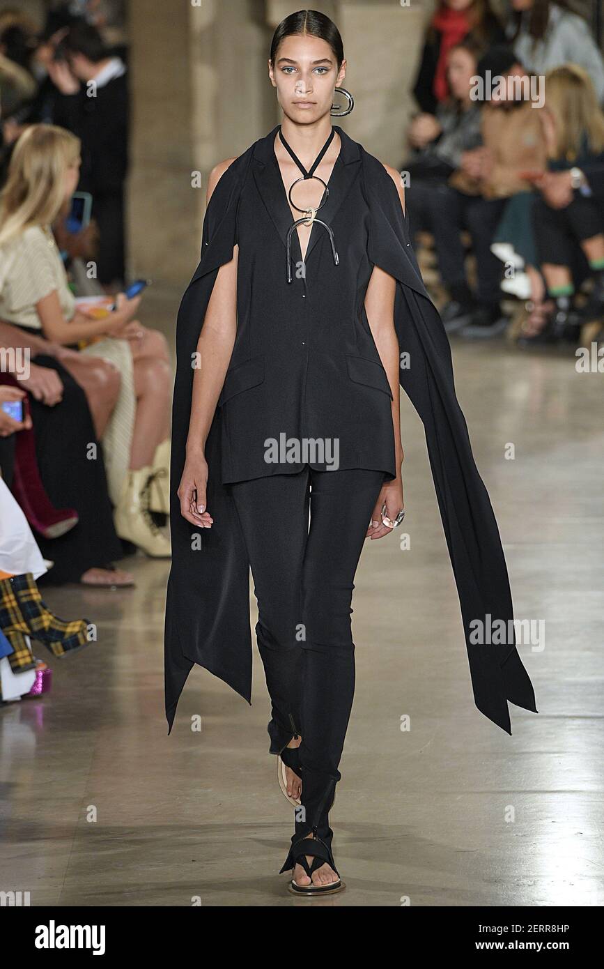 Model Madi Landram walks on the runway during the Esteban Cortazar ...
