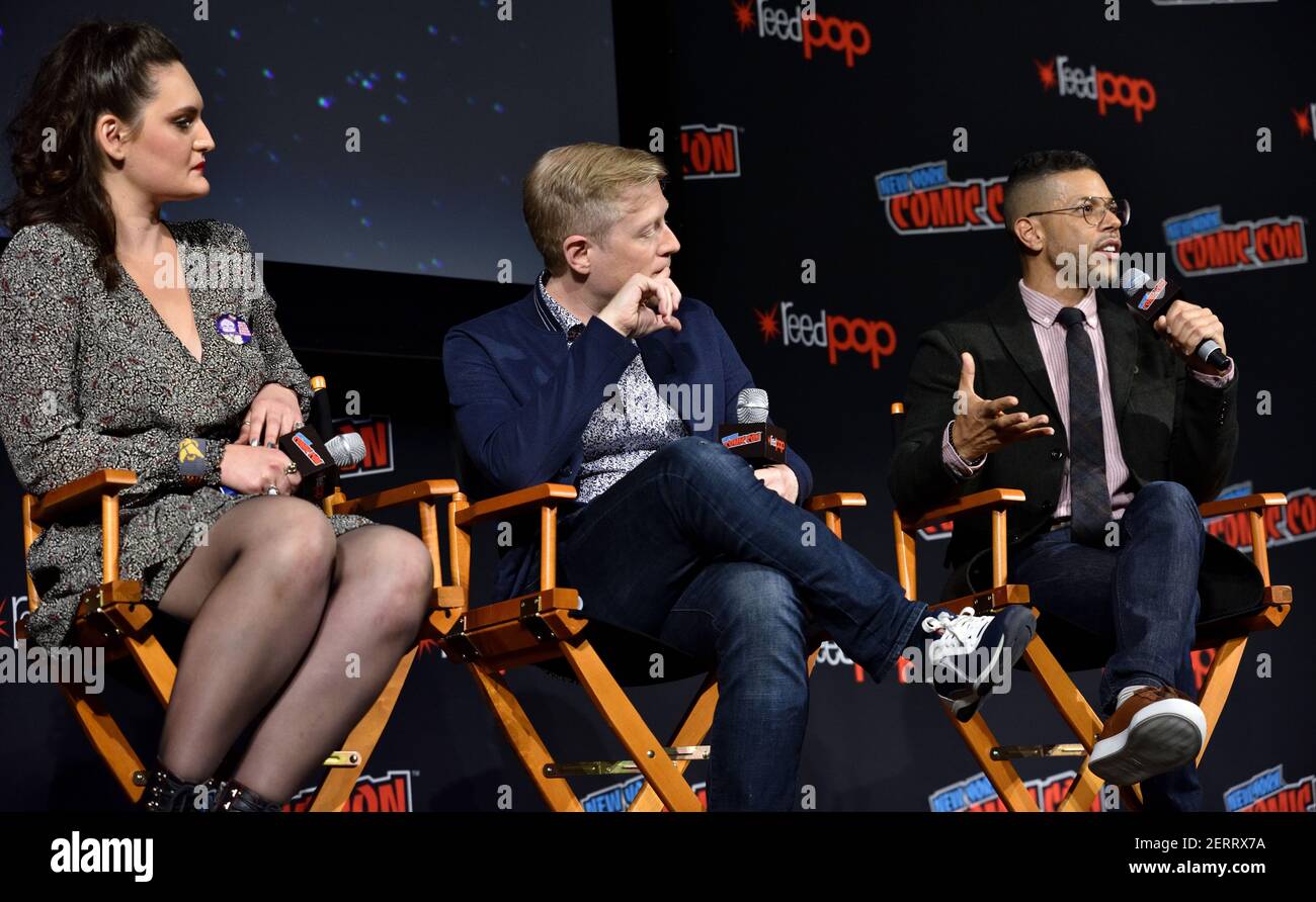L-R: Actors Mary Chieffo, Anthony Rapp and Wilson Cruz attend the Star ...