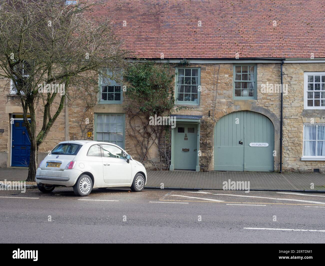 Olney high street hi-res stock photography and images - Alamy