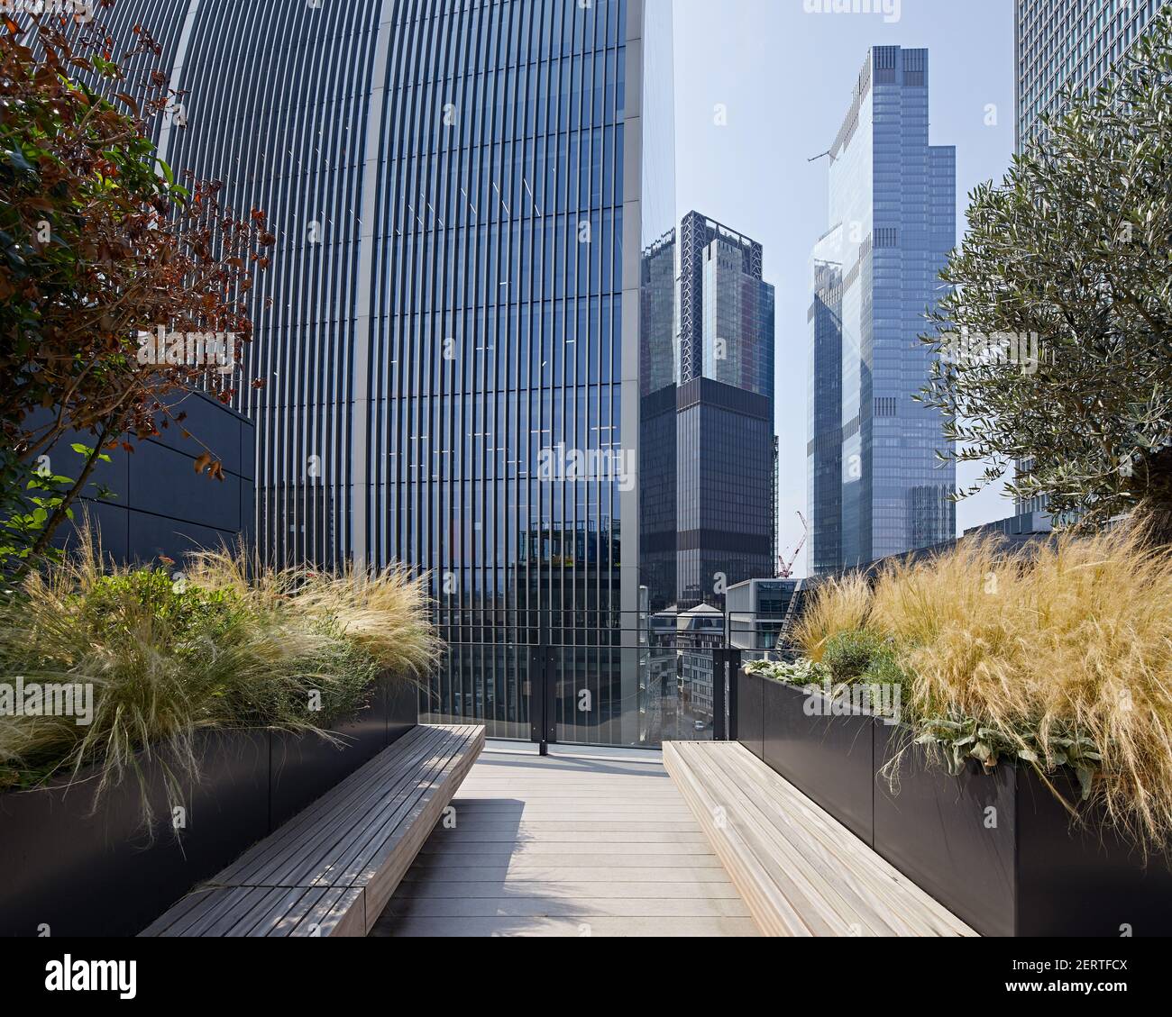Skyscraper roof terrace hi-res stock photography and images - Alamy