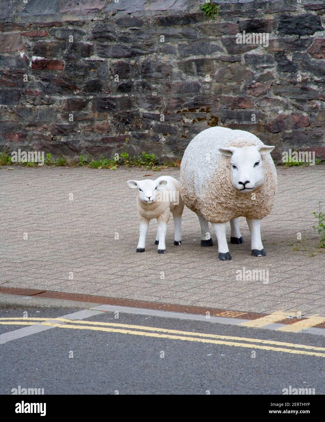 statues of sheep at ivybridge in south devon Stock Photo - Alamy