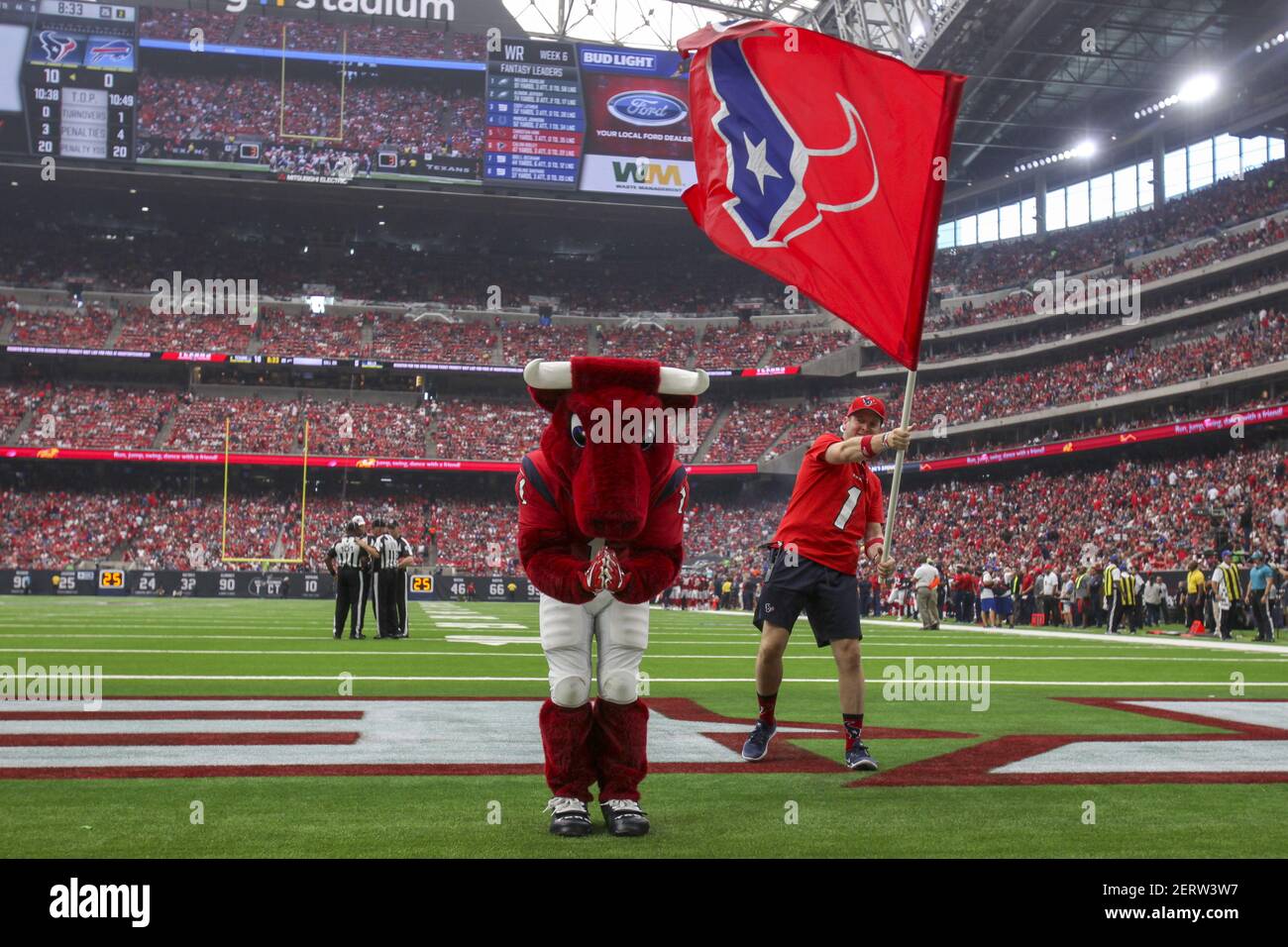 October 14, 2018: Houston Texans mascot Toro celebrates after a Texans ...