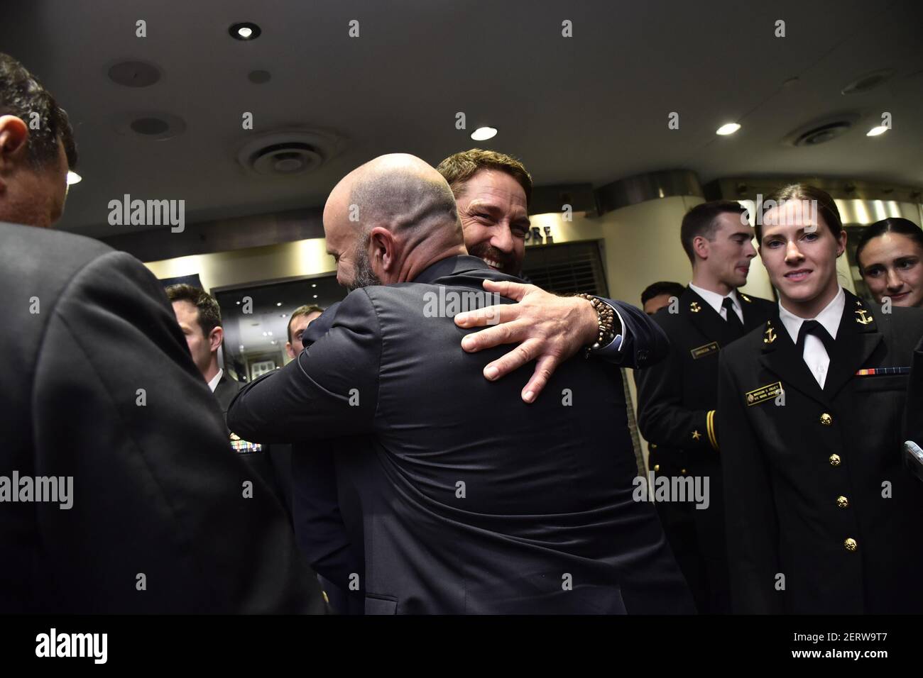 WASHINGTON DC - OCT 15: Actor Gerard Butler pose for photos with Navy ...