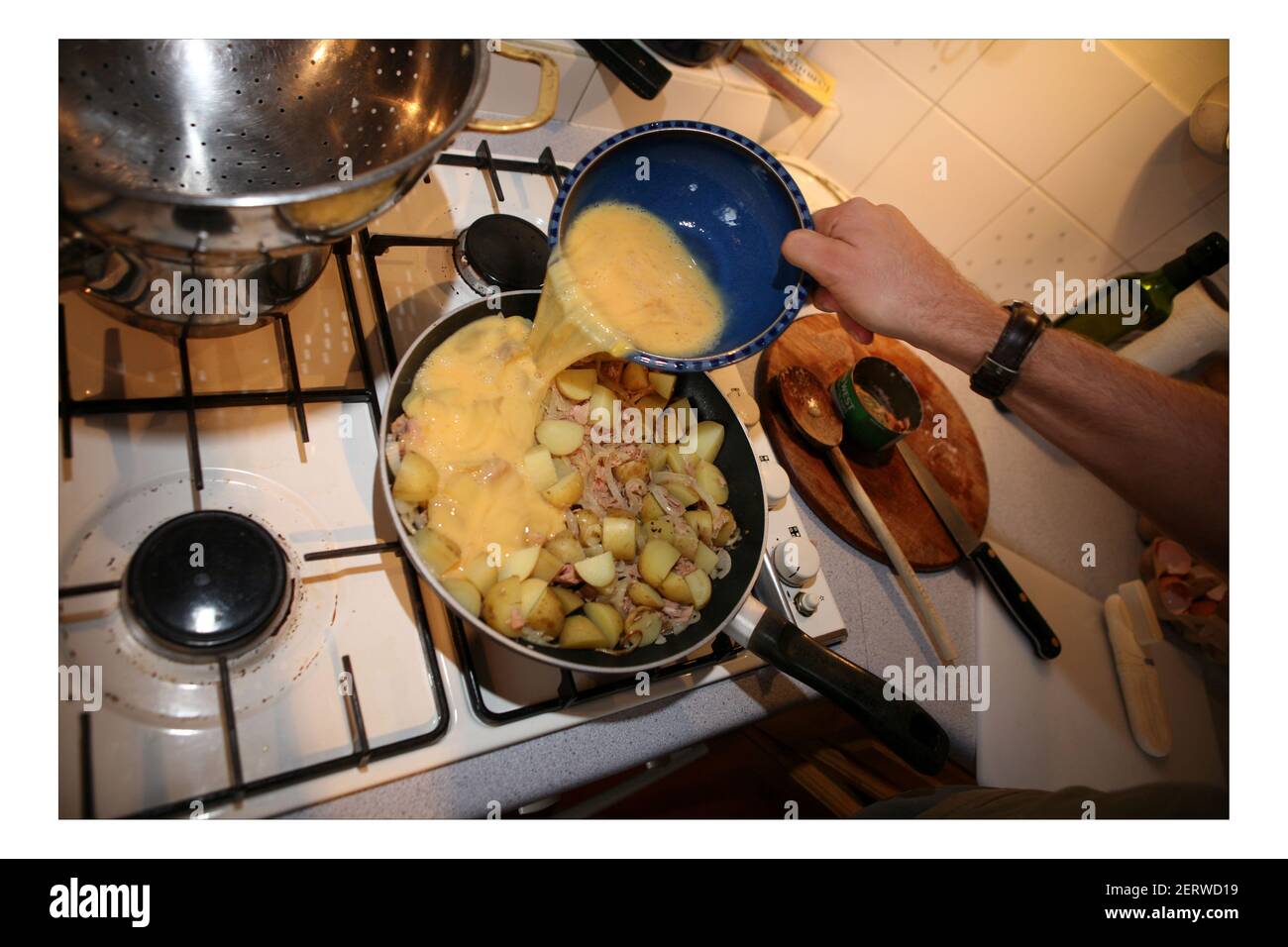Simon Usborne cooks a pack lunch and eats in the office. Tuna and Onion ...