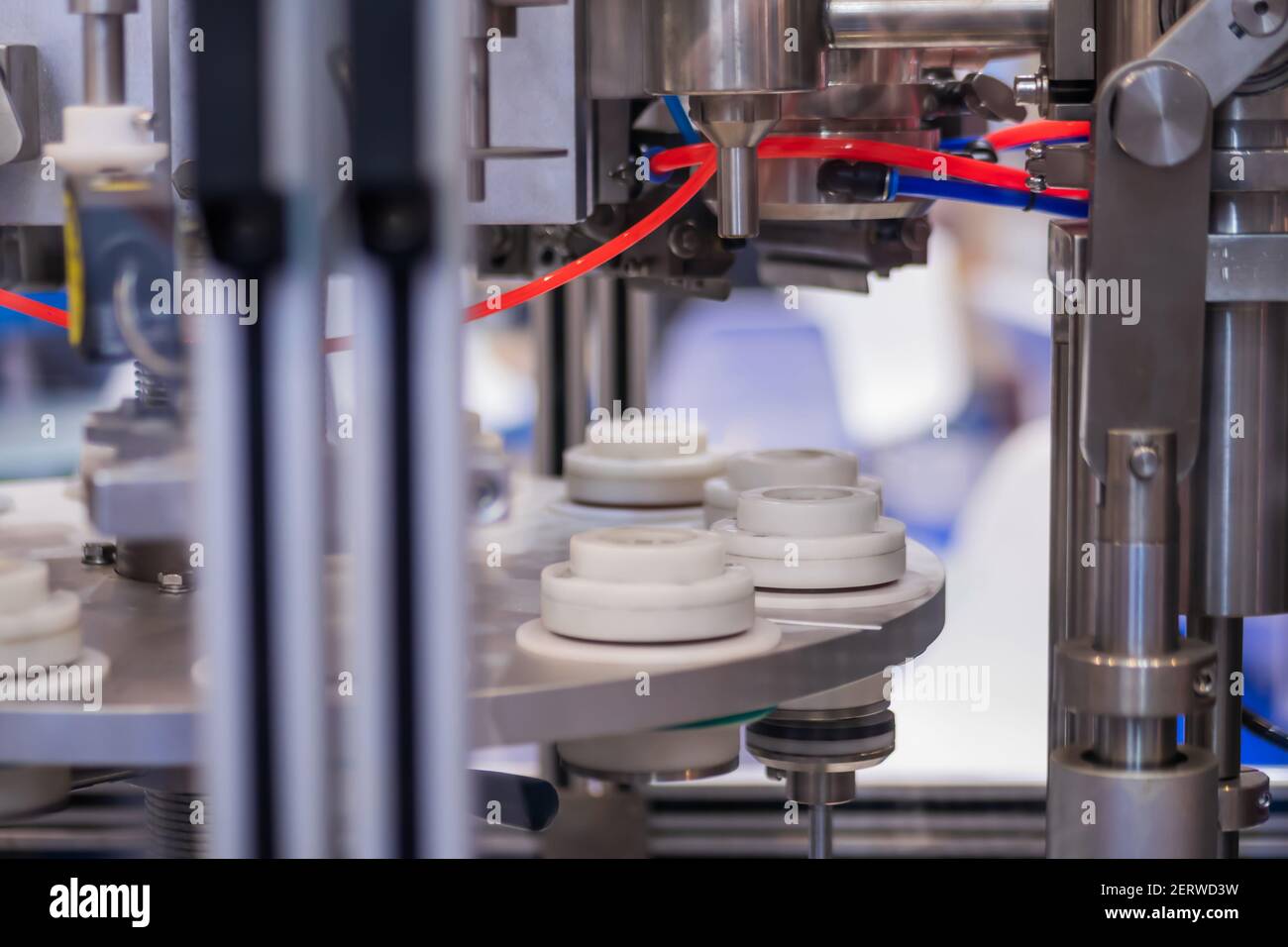 Automatic vacuum capping machine at package exhibition - demo mode ...