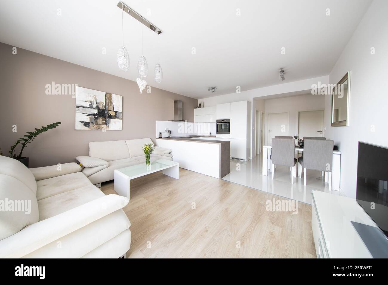 Living space young family hi-res stock photography and images - Alamy