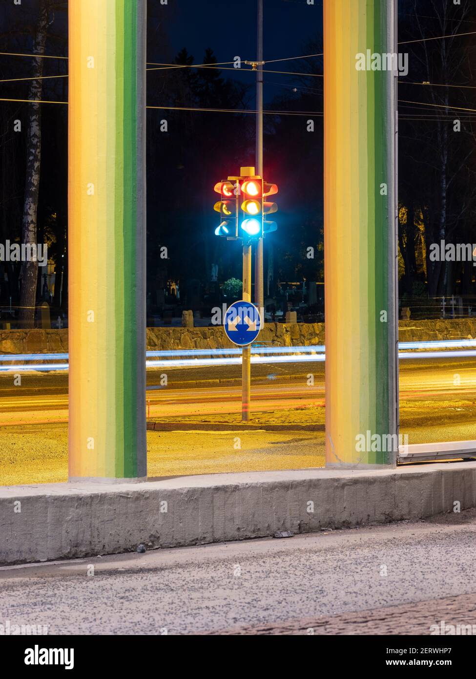 Empty traffic intersection traffic lights hi-res stock photography and ...