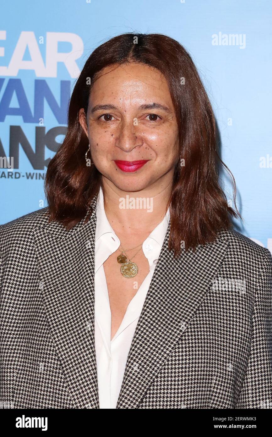 Maya Rudolph attends the Los Angeles Opening Night of musical "Dear ...