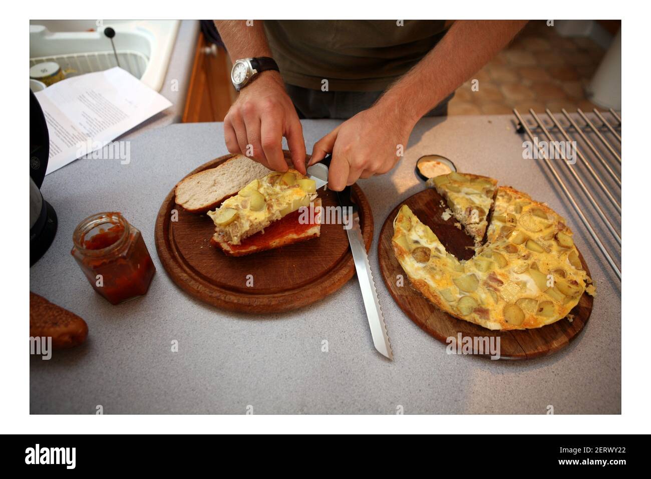 Simon Usborne cooks a pack lunch and eats in the office. Tuna and Onion ...