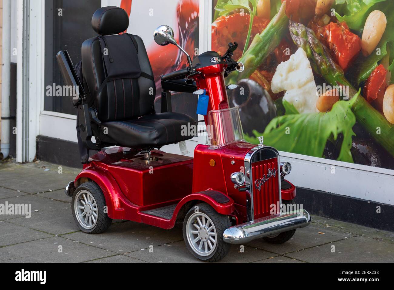Mobility scooter supermarket hi-res stock photography and images - Alamy