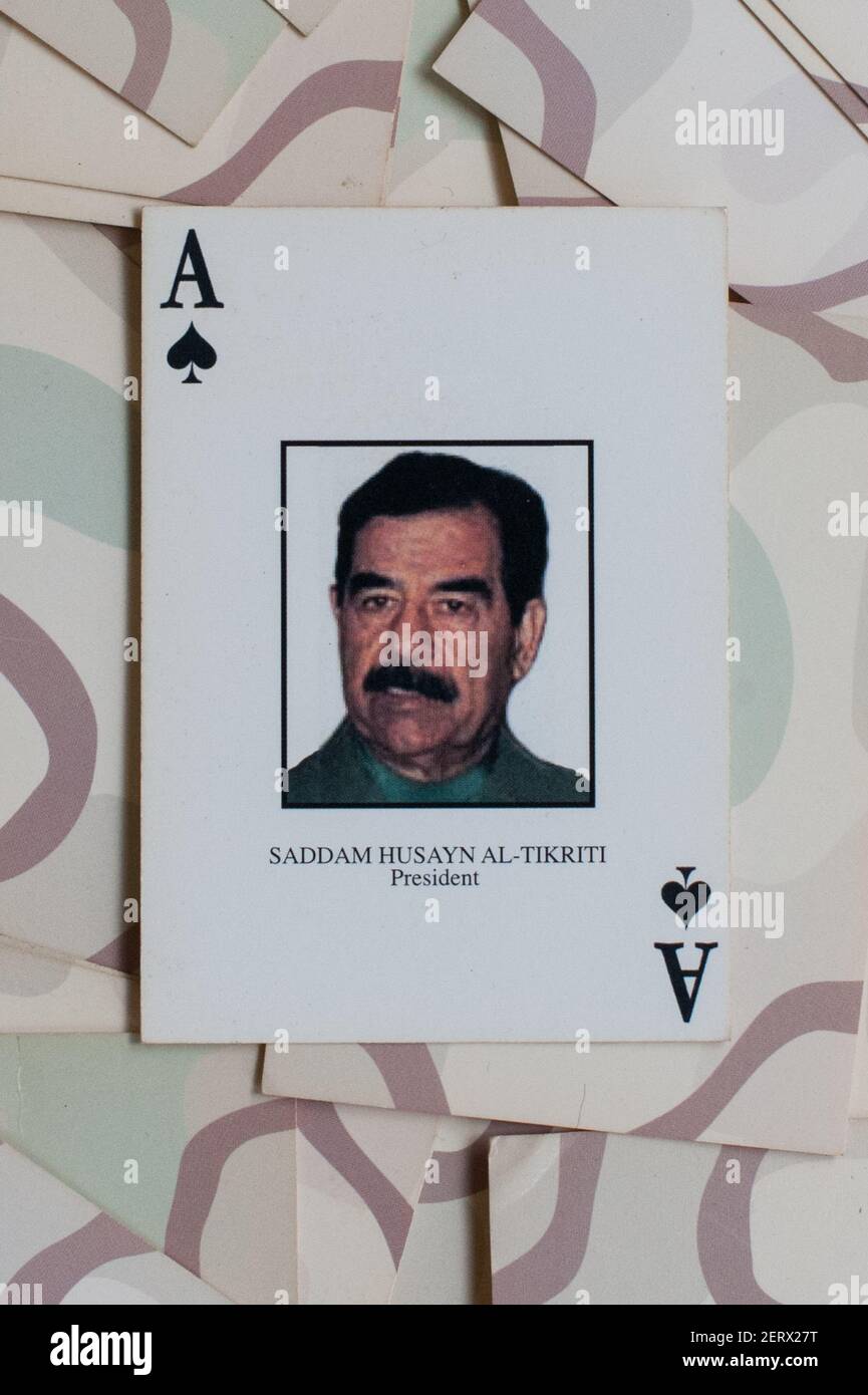 Deck cards and faces hi-res stock photography and images - Alamy