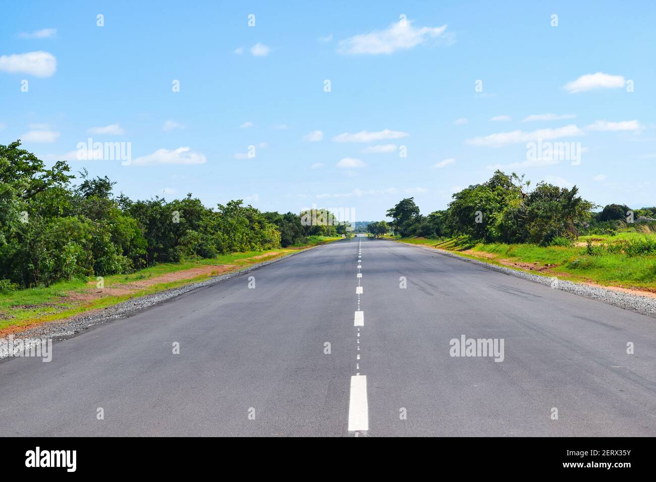 An empty road in rural Malawi Stock Photo - Alamy