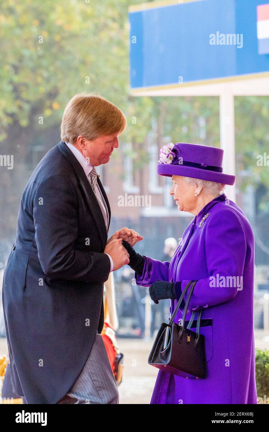 Queen Elizabeth II and King Willem-Alexander of the Netherlands during ...