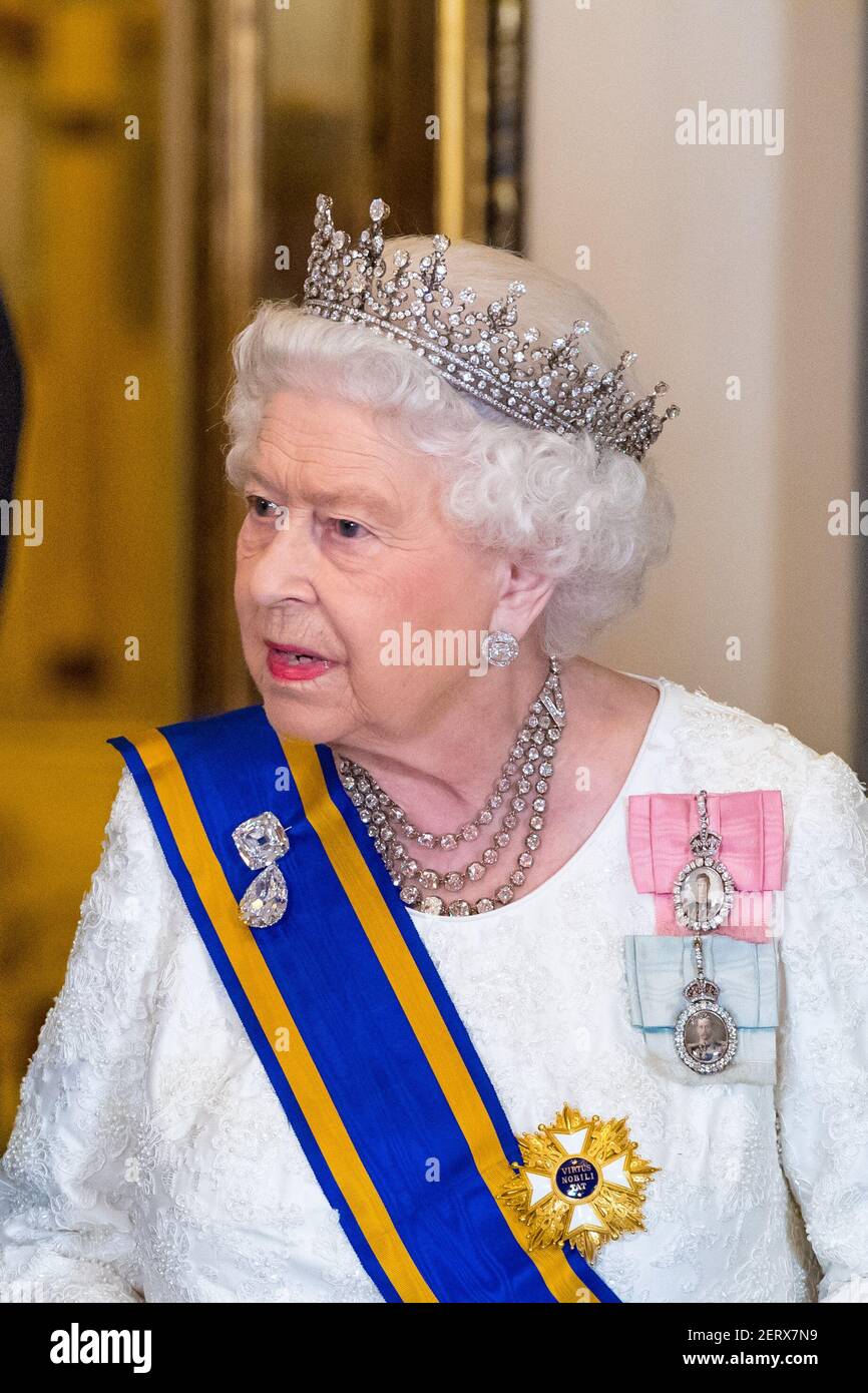 Queen Elizabeth II during State Banquet at Buckingham Palace, on the ...