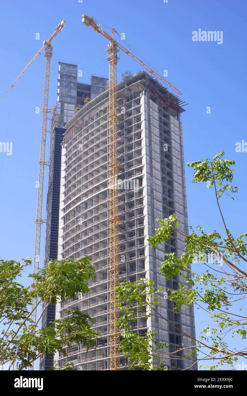 Tower block under construction, Bahrain Bay development, Manama ...