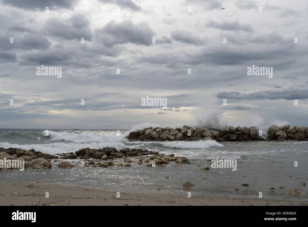 Dramatic rough sea hi-res stock photography and images - Alamy