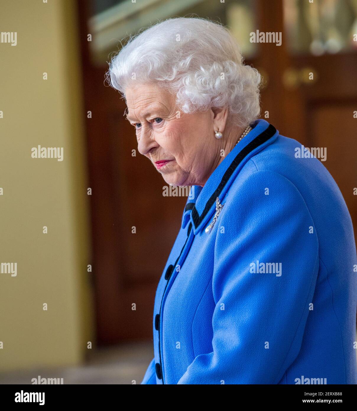 Queen Elizabeth II says goodbye to King Willem-Alexander and Queen ...