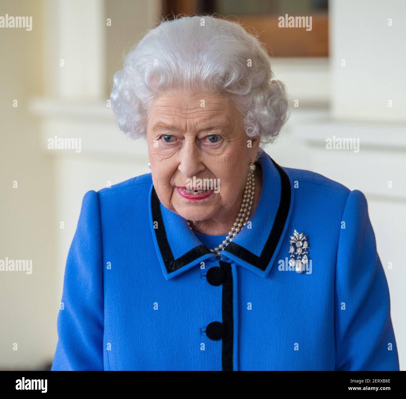 Queen Elizabeth II says goodbye to King Willem-Alexander and Queen ...