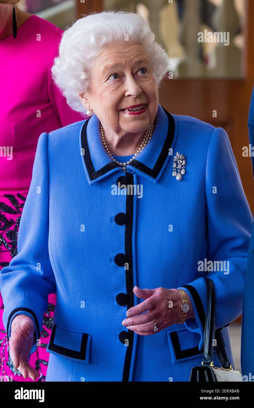 Queen Elizabeth II says goodbye to King Willem-Alexander and Queen Maxima of the Netherlands ...