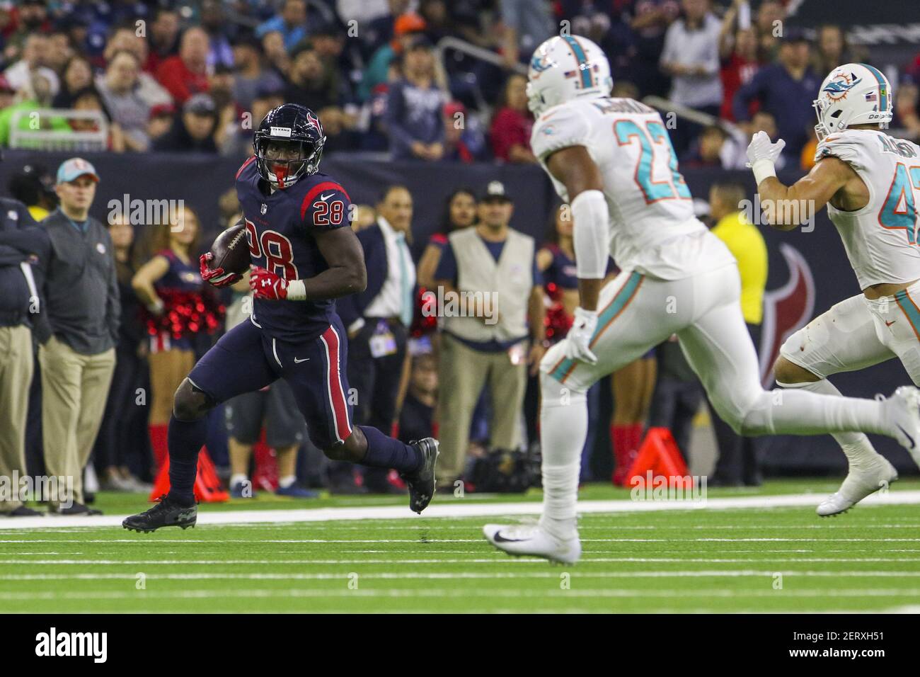 October 25, 2018: Houston Texans running back Alfred Blue (28) runs for ...