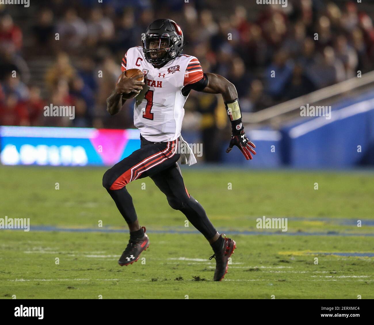 October 26, 2018 Pasadena CA,..Utah Utes quarterback Tyler Huntley #1 ...