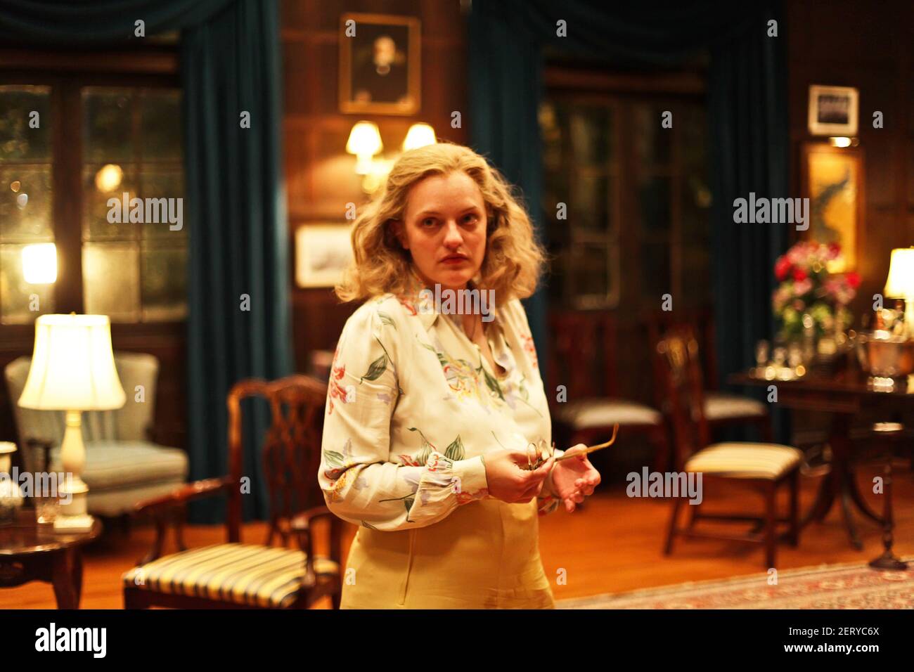 Elisabeth moss shirley hi-res stock photography and images - Alamy