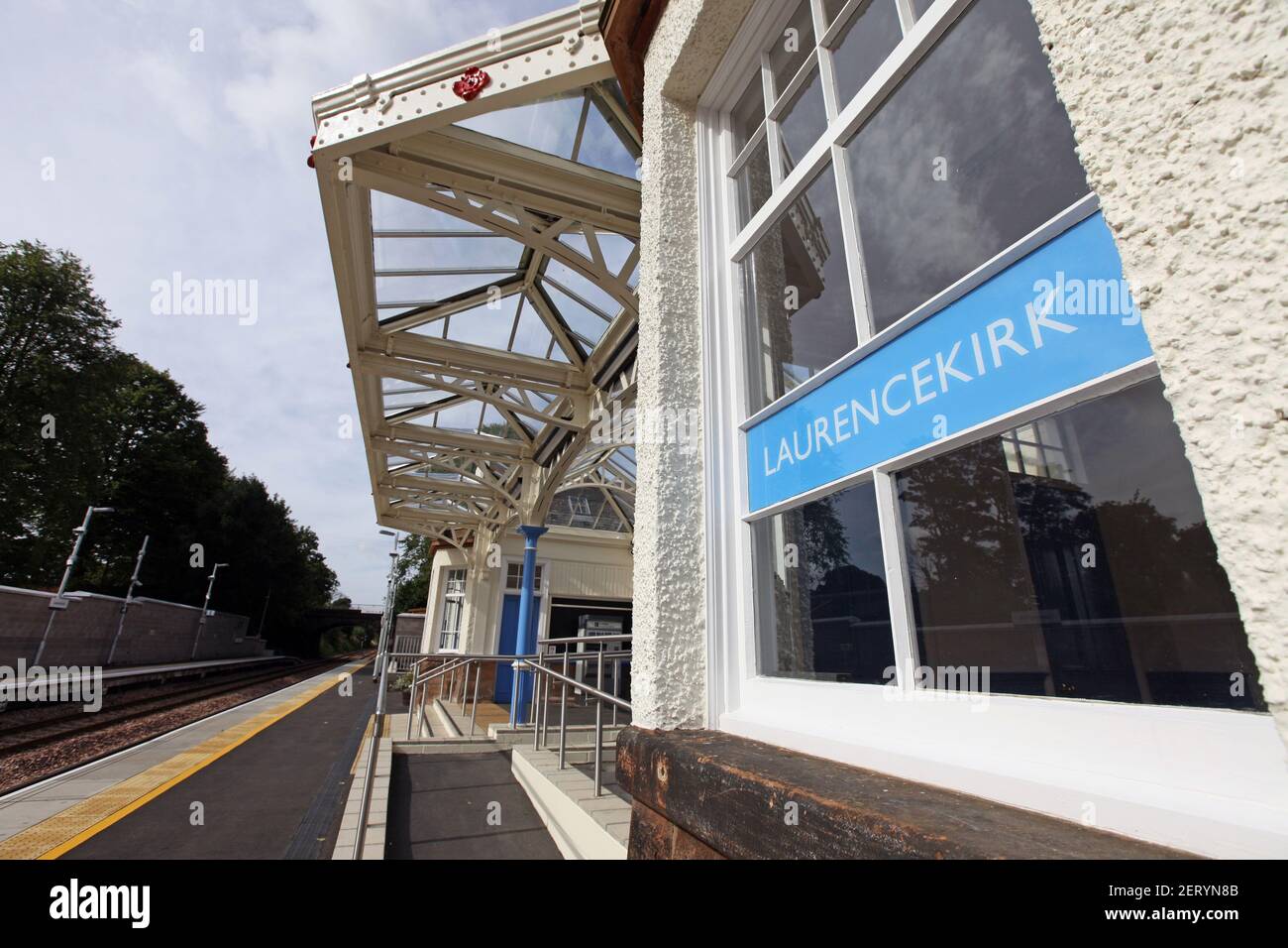 Scottish train station hi-res stock photography and images - Alamy