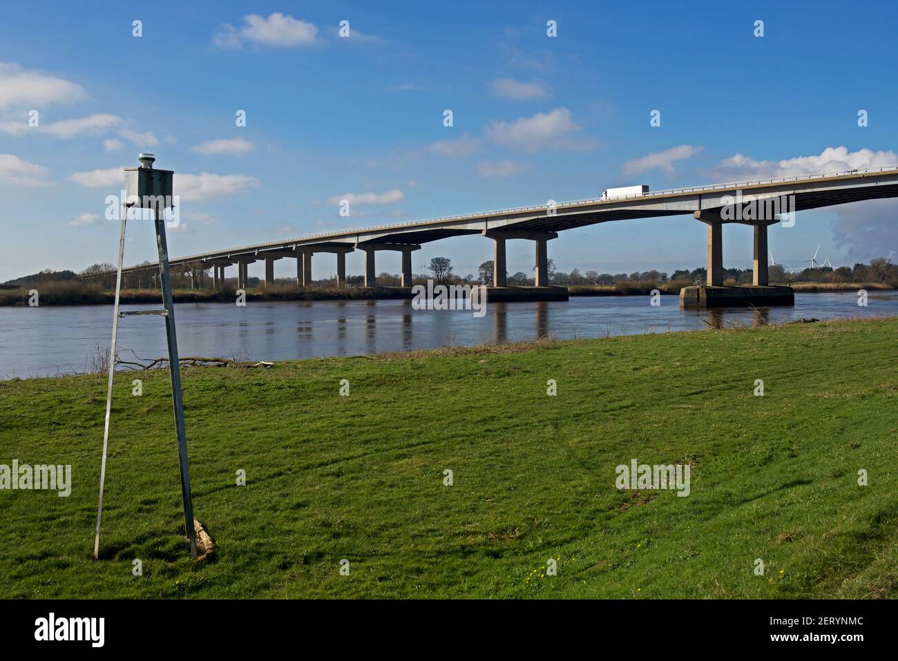 The bridge carrying the M62 motorway across the River Ouse, near Howden ...
