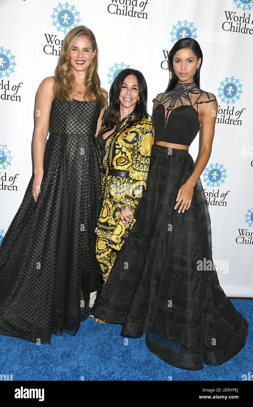 model Luna Castilho, Sandy Sholl and Daine Sodre da Silva attends the ...