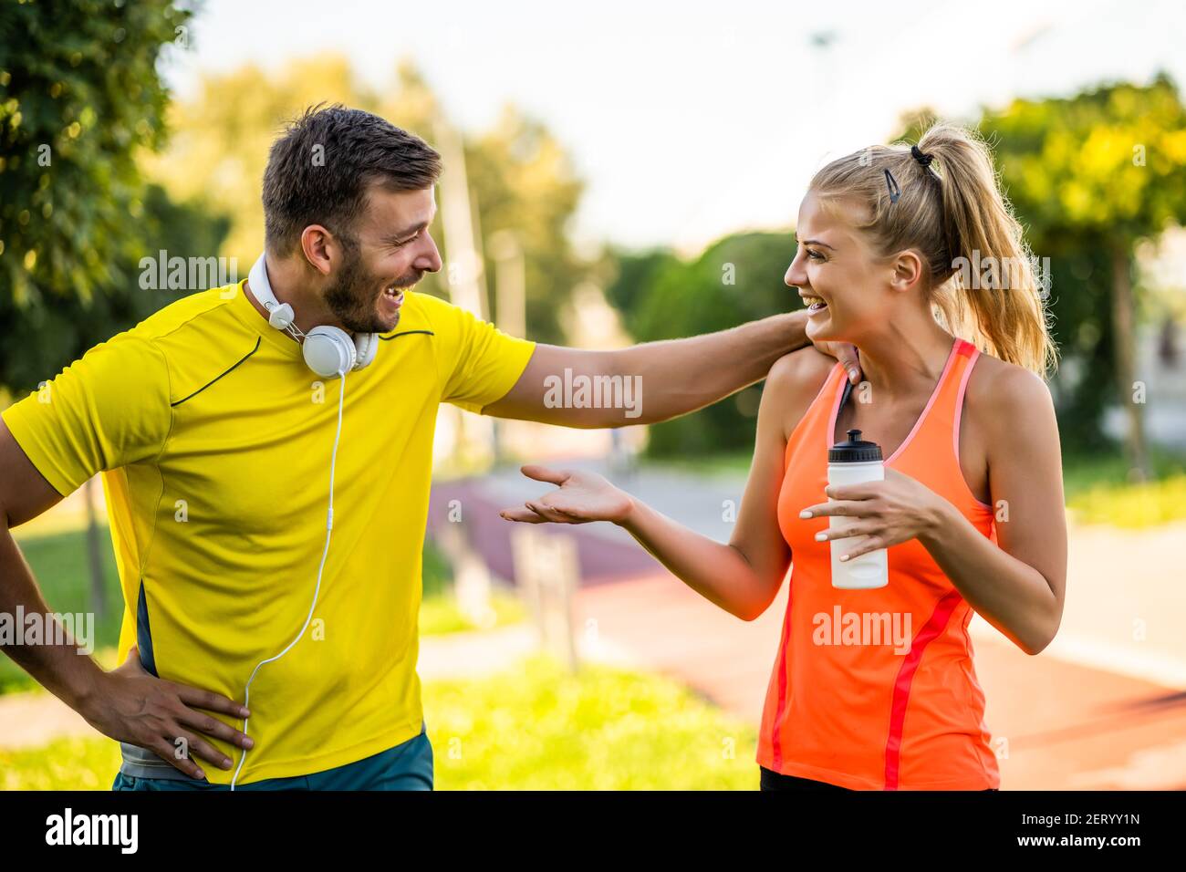 Couple ready hi-res stock photography and images - Alamy