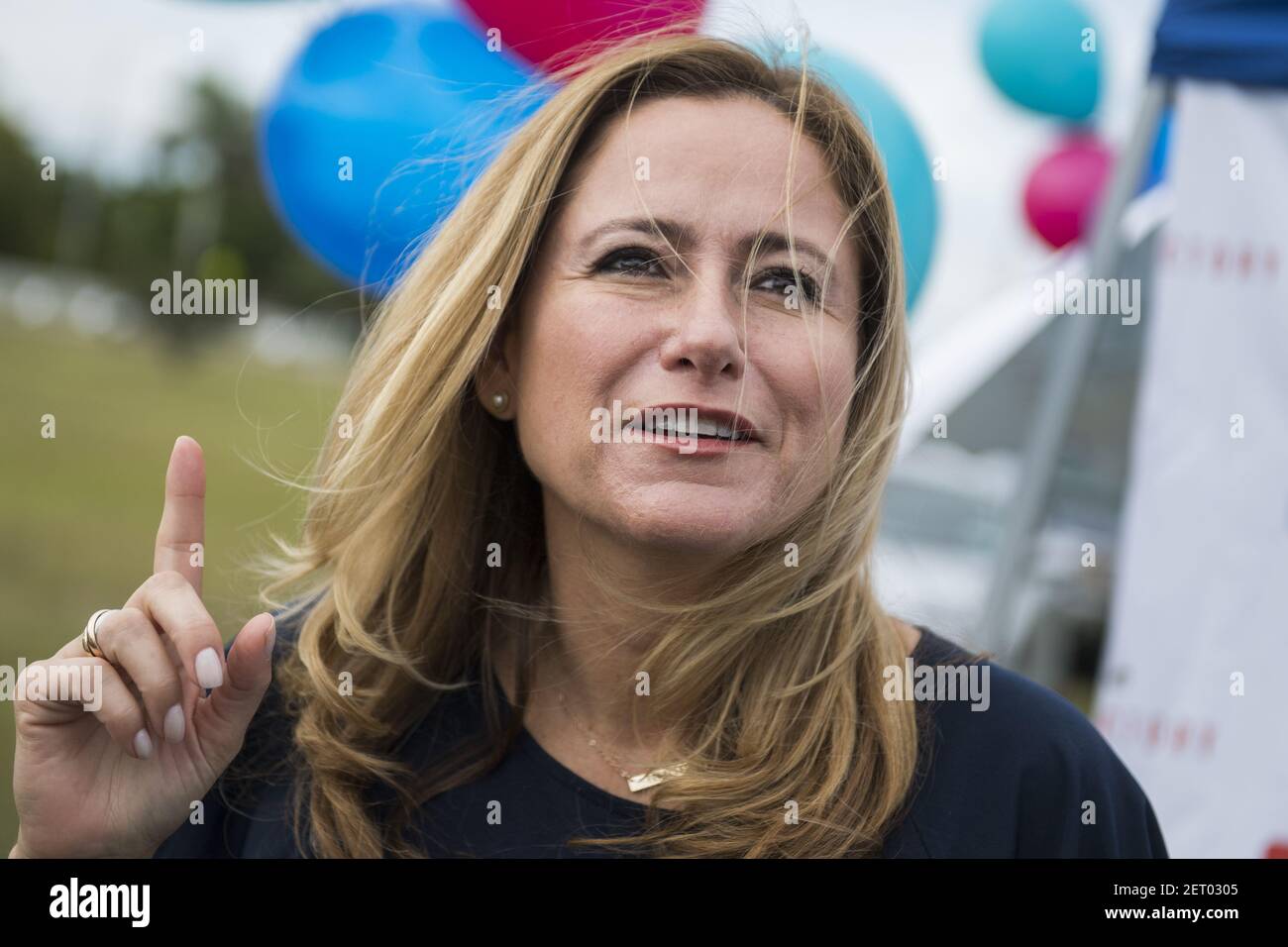 UNITED STATES - NOVEMBER 3: Democratic U.S. House candidate Debbie ...