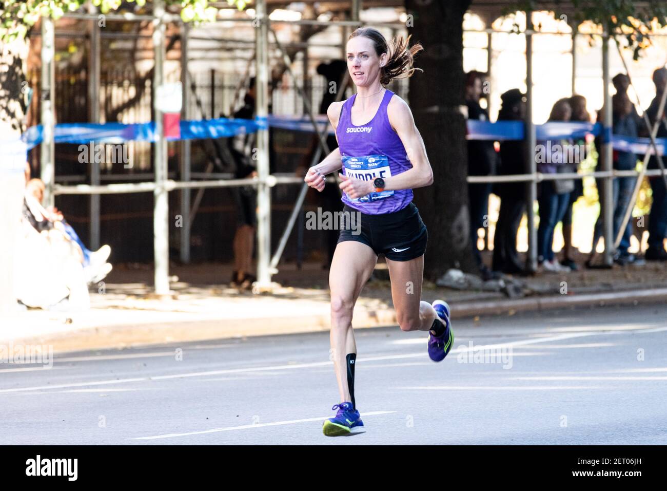 Molly Huddle (USA) running in Manhattan near the Madison Avenue Bridge ...