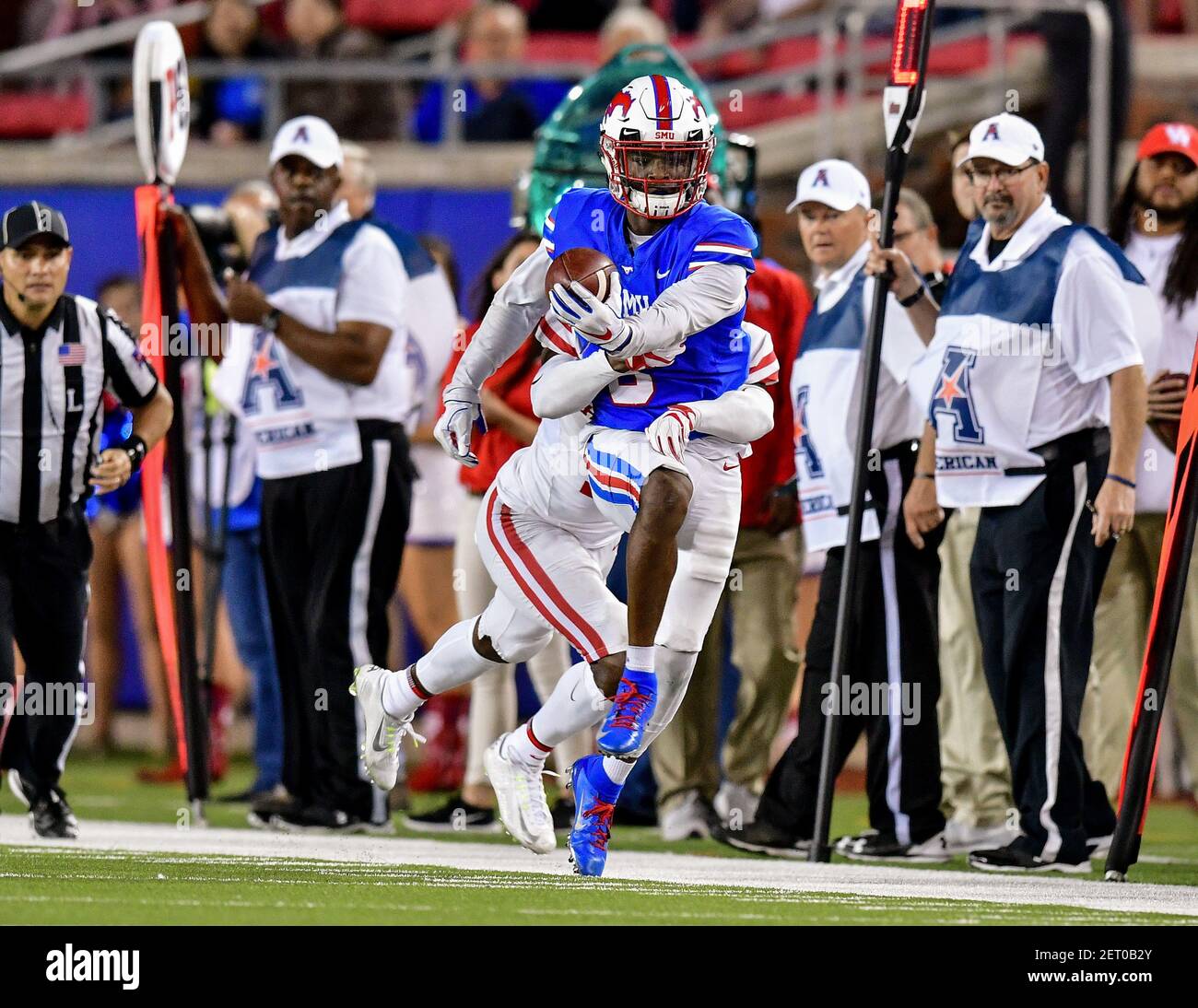 Southern Methodist Mustangs wide receiver James Proche (3) catches a ...