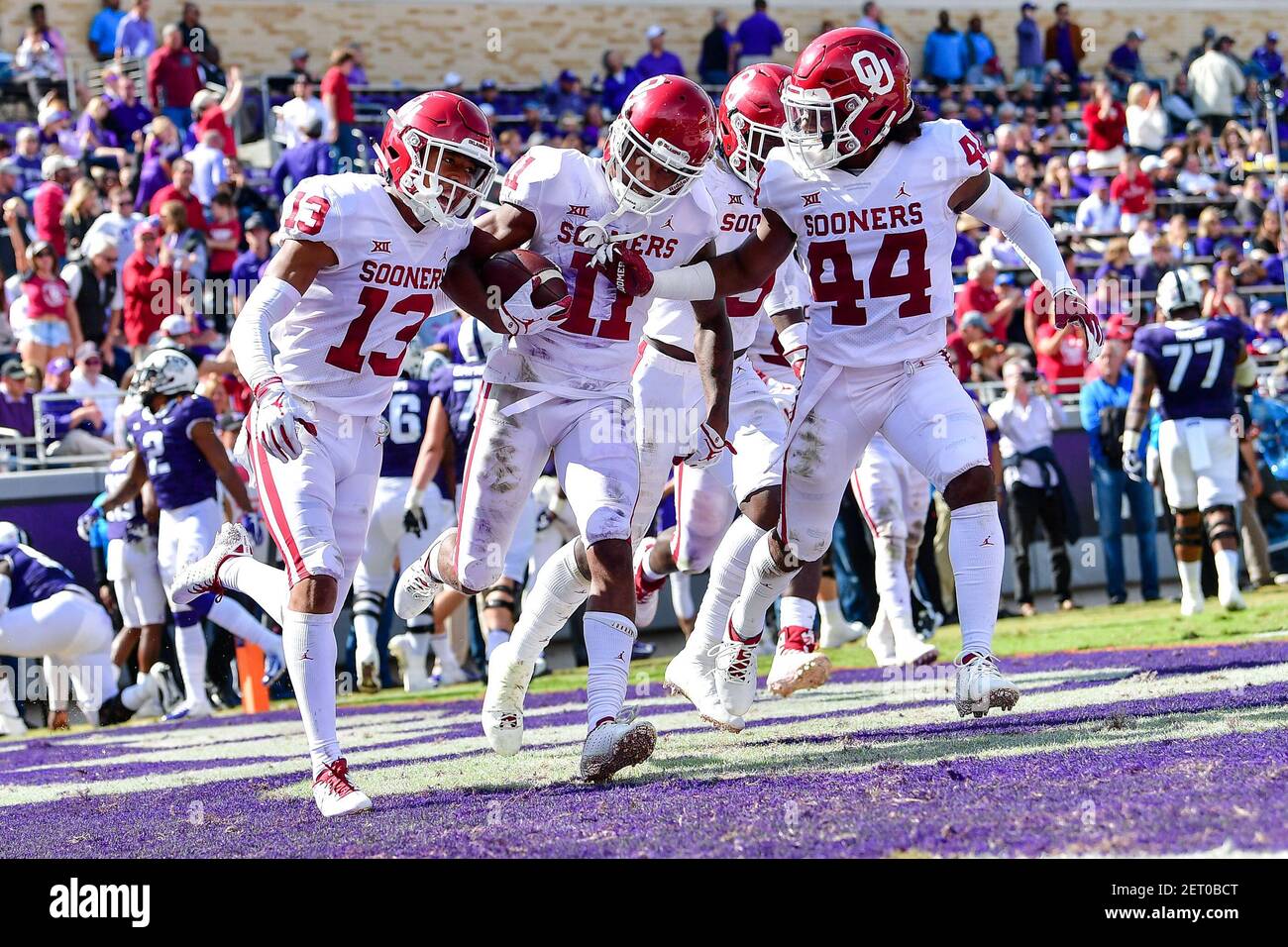 Oklahoma Sooners cornerback Parnell Motley (11) gets an interception ...