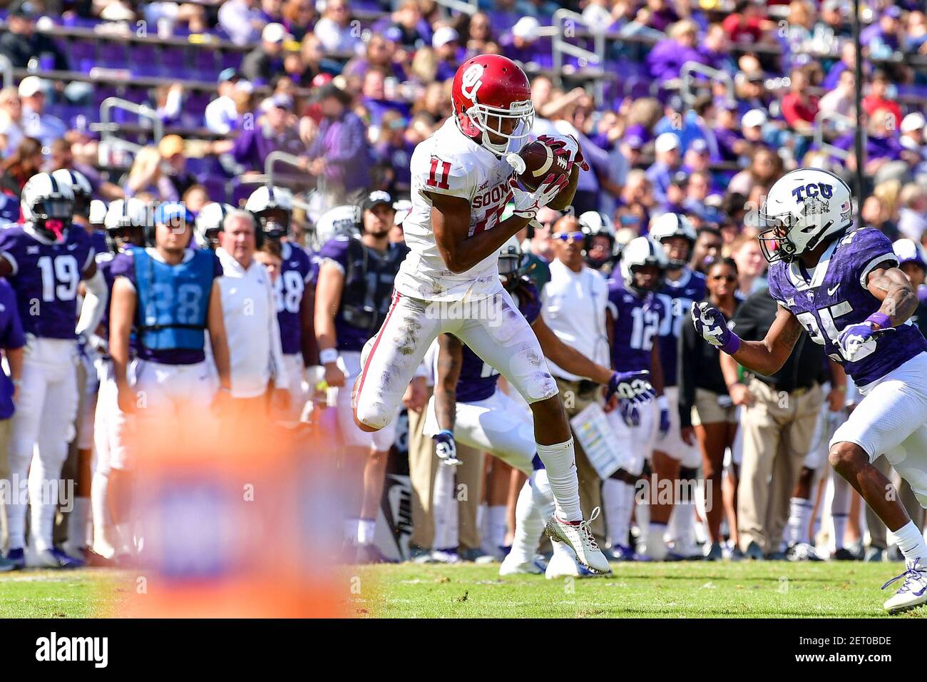 Oklahoma Sooners cornerback Parnell Motley (11) gets an interception as ...