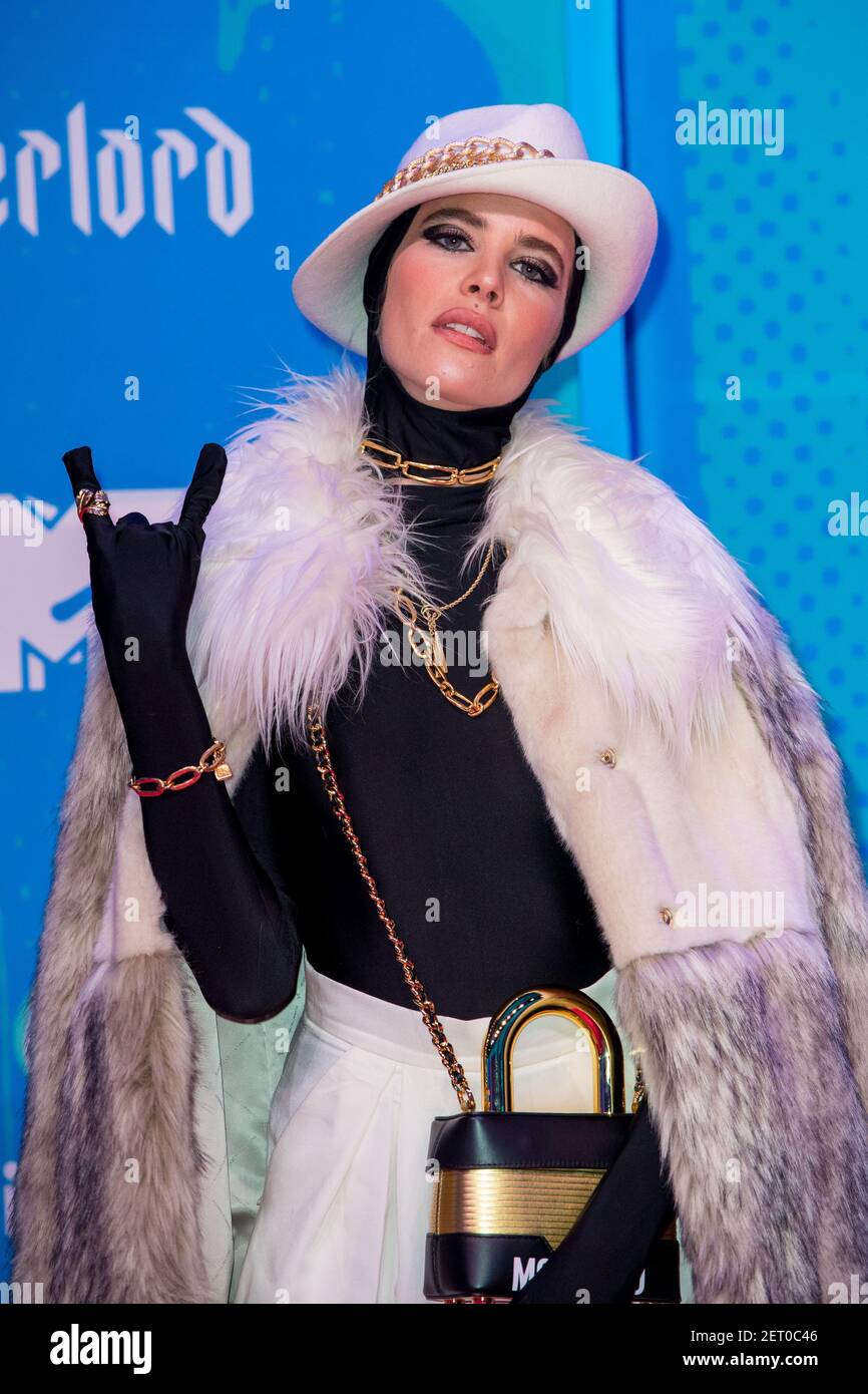 Brisa Fenoy on the red carpet for the 2018 MTV Europe Music Awards at ...