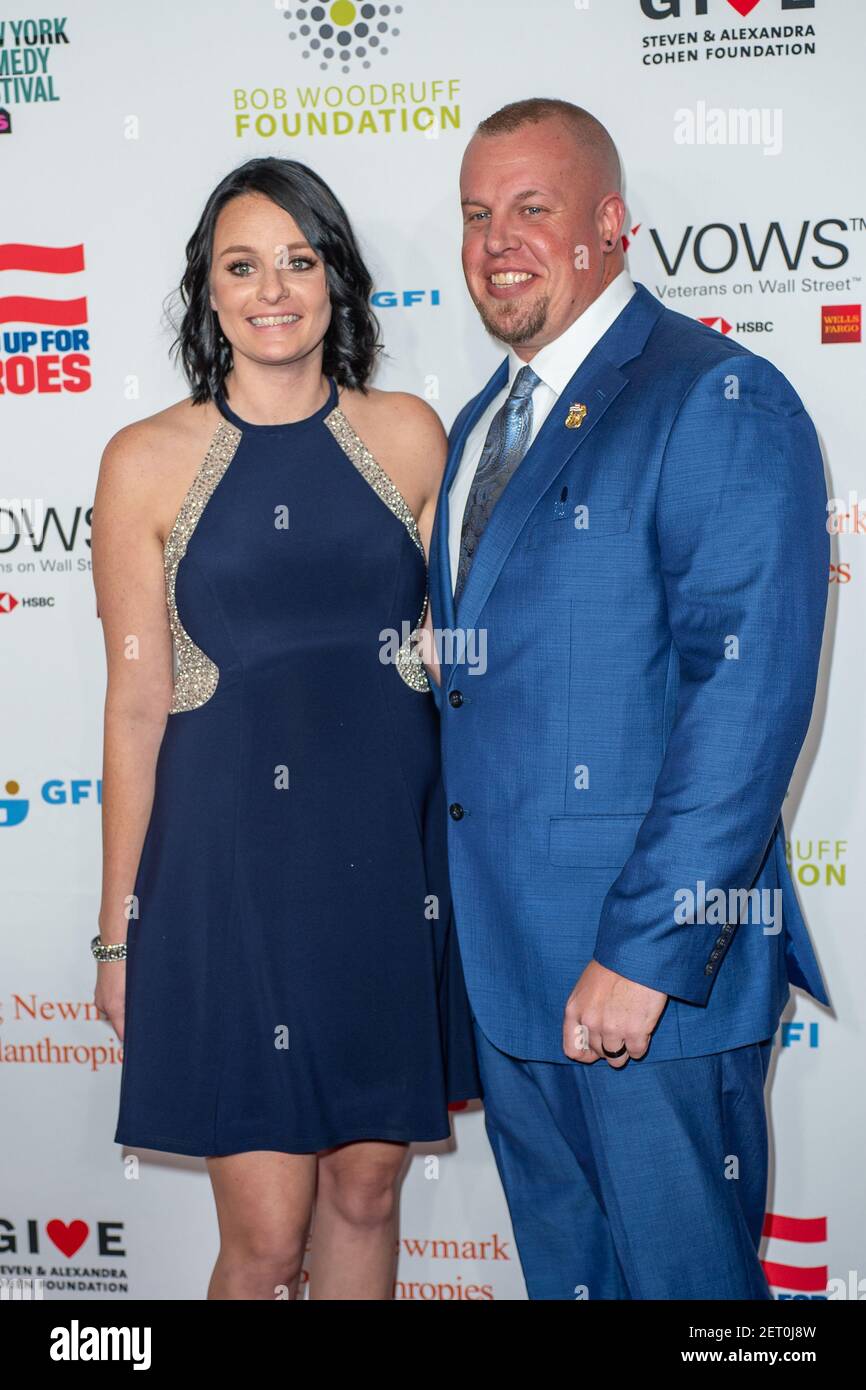 Air Force Senior Airman Kimberly Lee (L) and Air Force Technical ...