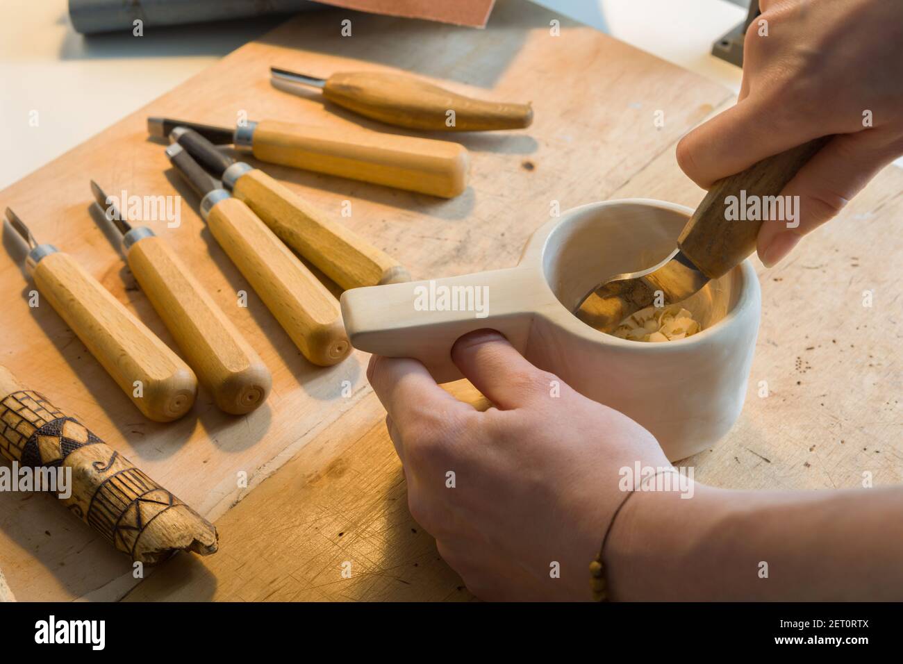 Curved wood carving chisel hi-res stock photography and images - Alamy