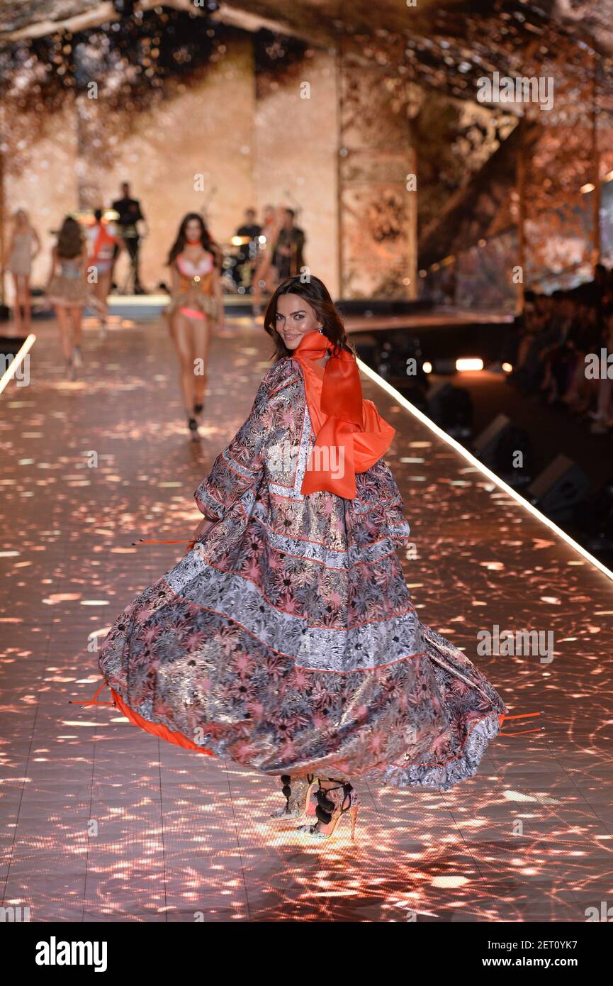 Model Barbara Fialho on the runway during the 2018 VictoriaÕs Secret ...