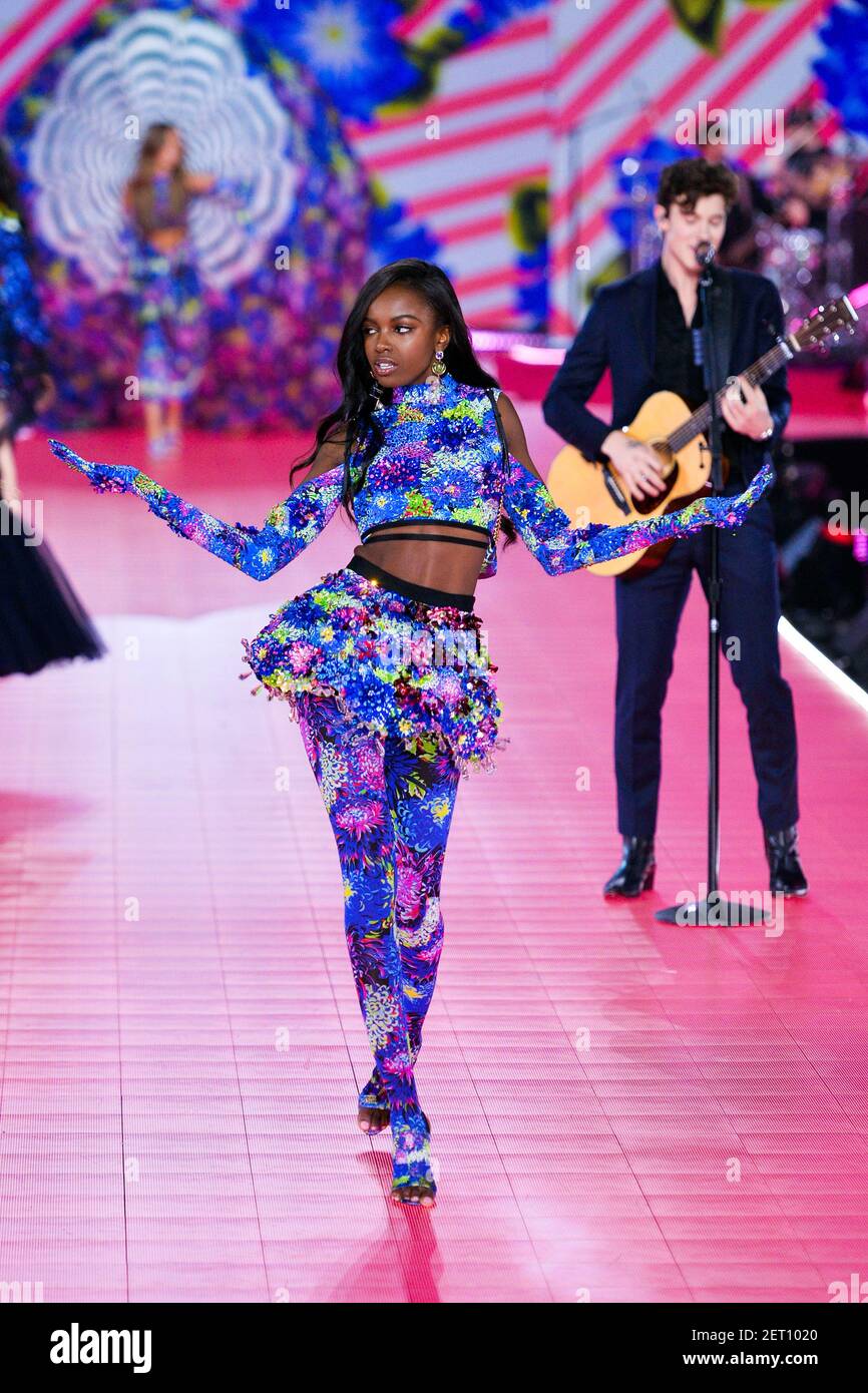 Model Leomie Anderson On The Runway During The 2018 Victoria S Secret