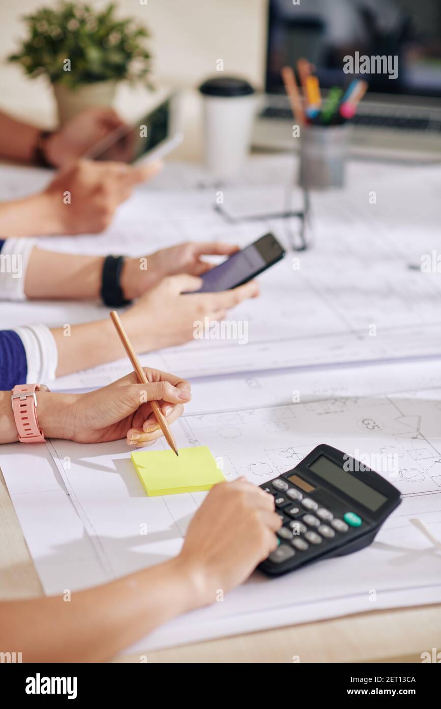 Counting cost hi-res stock photography and images - Alamy